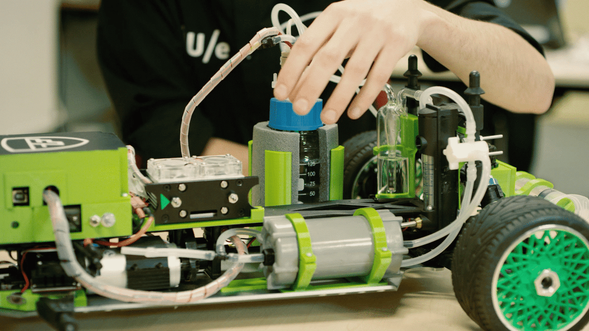 Razvoj održivog goriva s timom FAST – 3D Republika